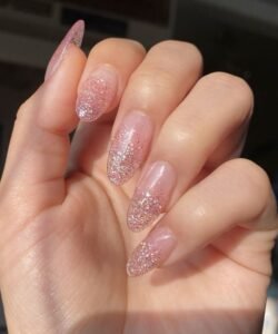 5 Unhas Rosa Claro com Glitter: Adicione Brilho e Delicadeza às Suas ...